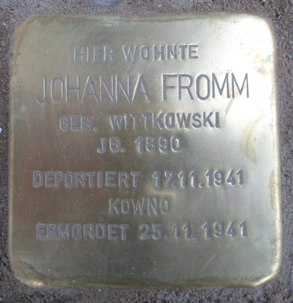 Zwei (!) Stolpersteine in der Potsdamerstraße